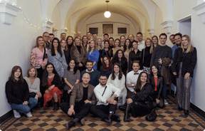 Dr. med. Eleni Papakonstantinou - Online doctor for skin and sexually ...